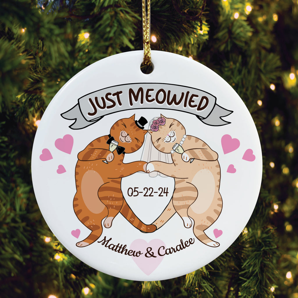 Just Meowied Cat Couple Round Ceramic Ornament | Adorable Cat Lover ...